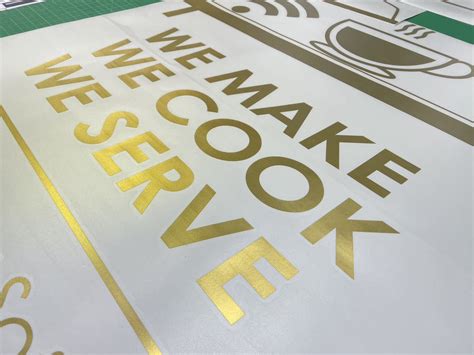 สติ๊กเกอร์สีทอง พิมพ์สติ๊กเกอร์สีทอง สติ๊กเกอร์ติดกระจกสีทอง