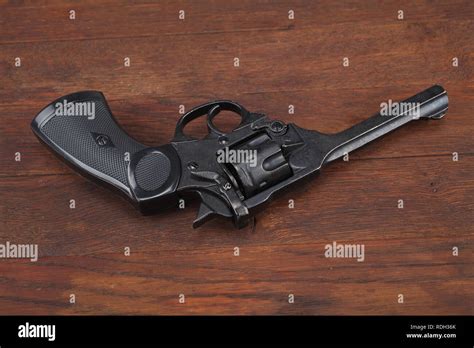 Webley Mk Iv Top Break Revolver Service Pistol For The Armed Forces Of