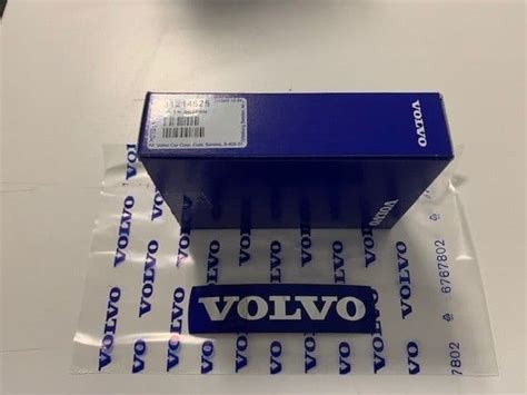 Volvo Front Grille Emblem - Blue 31214625