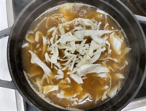 아이들 먹기 좋은 양배추 감자된장국