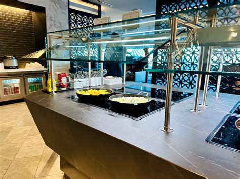 Review United Polaris Lounge Newark Ewr