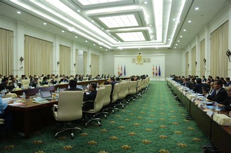 សម្ដេចតេជោ ហ៊ុន សែន អញ្ជើញដឹកនាំកិច្ចប្រជុំពេញអង្គគណៈរដ្ឋមន្ត្រី នគរដ្រេហ្គន