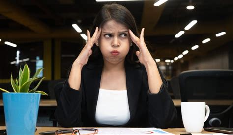 10 Signs You Are Working In A Toxic Workplace Girl Leave
