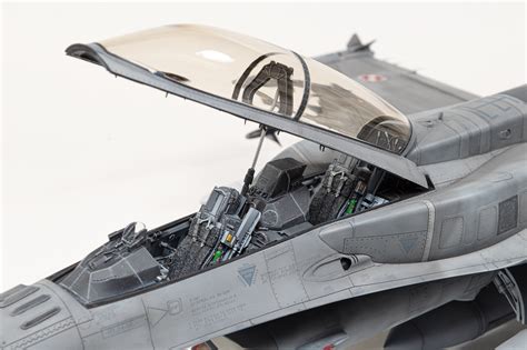 1 32 Academy F 16d Polish Viper Ready For Inspection Large Scale Planes