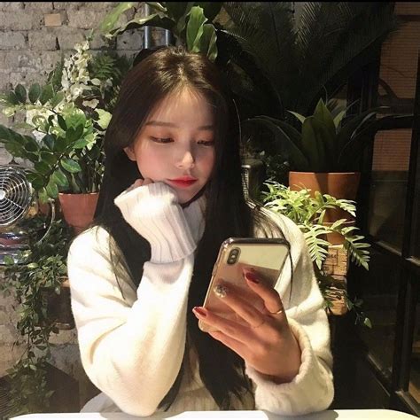 Ulzzang Fashion Mirror Selfie