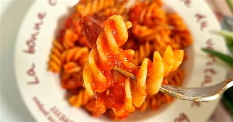 홀토마토 토마토 소스 레시피 푸실리 파스타 만들기