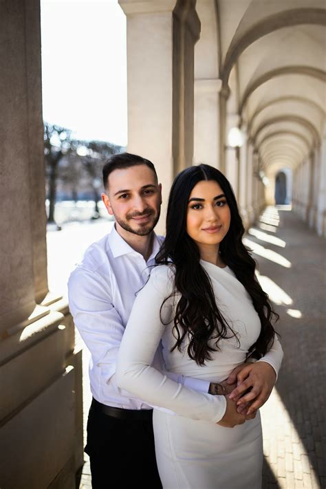 나란히 서 있는 남자와 여자 사진 Unsplash의 무료 이미지