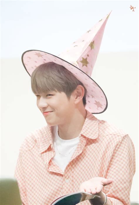 Awek Tunggu Dalam Kereta