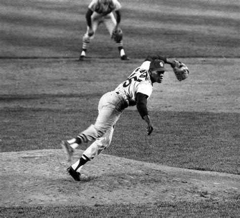 Bob Gibson Fans 17 Tigers In Game 1 Of 1968 World Series Baseball