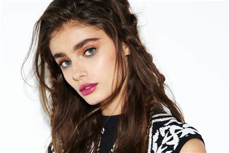 بیوگرافی تیلور ماری هیلtaylor Marie Hill مدل جوان و زیباروی ویکتوریا