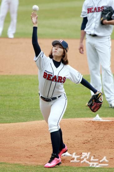 빙속여제 이상화 2014 프로야구 개막전 Lg 두산 시구 노컷뉴스