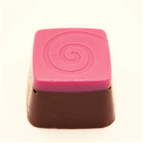 Milk Raspberry Truffle Chocol8