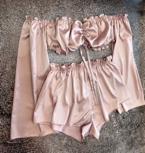 Sweet Dreams Домашній одяг Піжама Халат Шовковий комплект з довгим рукавом Топ та шорти