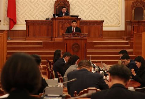 Л Оюун Эрдэнэ Байгалийн баялаг өнөөдөр ба ирээдүйд тэгш хүртээмжтэй зориулагдах суурь зарчмыг