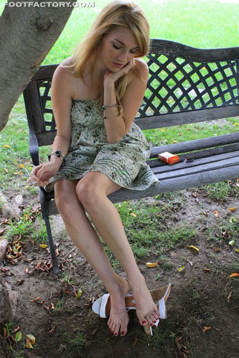 Wu S Feet Links Kelly Space S Photos