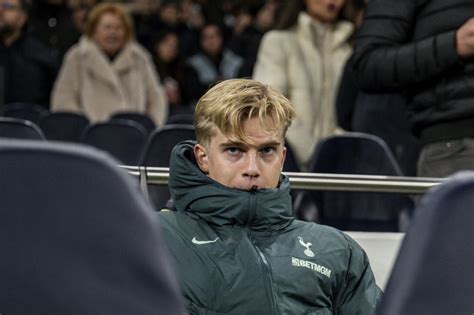 Lucas Bergvall Opens Up Playing As A Number 6 For Tottenham Hotspur