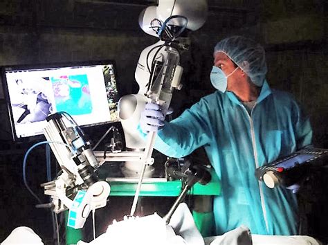 Supervised Autonomous In Vivo Robotic Surgery On Soft Tissues Is Feasible