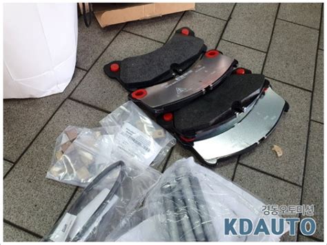 ﻿포르쉐 파나메라4 브레이크 패드 및 오일 교환 등등 작업사진 수입차오토미션