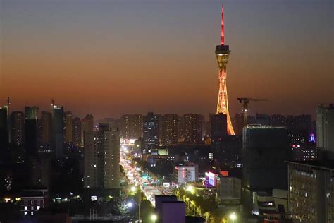 国家中心城市豪华夜景欣赏郑州地平线 凤凰网视频 凤凰网