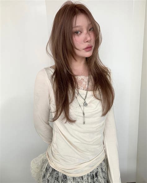 한남동미용실 로어브 유이 허쉬펌 샌드펌 러피펌 외국애기머리색 내추럴한 구불구불 웨이브 러피펌 🎀 뿌리에서부터 흐르는 컬감 ~ 손질방법에 따라서도 여러가지 연출이