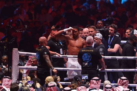 Anthony Joshua Dominates Francis Ngannou With Second Round Knockout