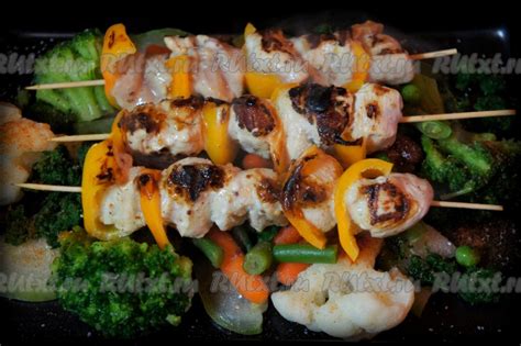 Куриный шашлык на шпажках на сковороде 8 фото в рецепте