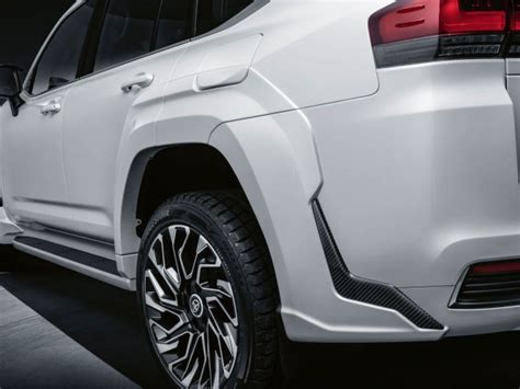 La Toyota Land Cruiser Lc300 Recibe Un Siniestro Retoque De Khann