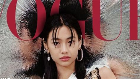 Look Hoyeon Jung Is First Asian Star To Grace Vogue Cover Solo