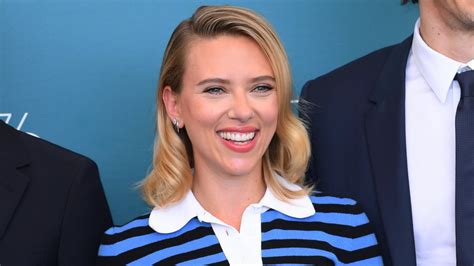 Scarlett Johanssons Daughter Rose ‘adores Step Dad Colin Jost Life
