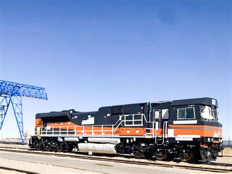 Дараагийн ээлжийн дөрвөн шинэ зүтгүүр АНУ аас Замын Үүд боомтод иржээ Isee Mn