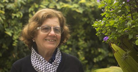 Un Jardín Y Una Historia De Sanación Y Memoria De Una Sobreviviente De La Tortura De La