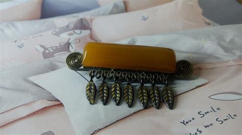 Брошка бурштин колір іриска 60 70 роки — ціна 2500 грн у каталозі Брошки Купити аксесуари за