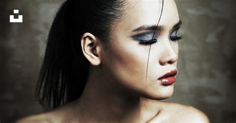 Foto Zum Thema Oben Ohne Frau Mit Rotem Lippenstift Kostenloses Bild