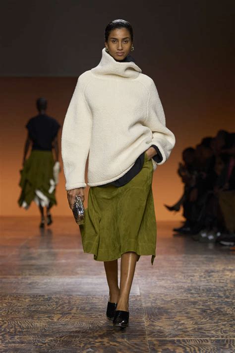 Los 5 Colores Que Serán Tendencia En Otoñoinvierno 2024 2025 Según Las