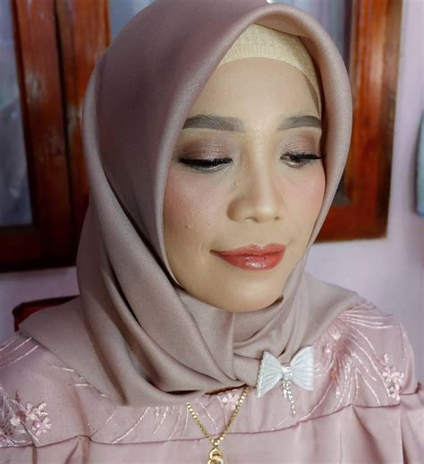 Teteh Reizamardiana Fashion Hijab