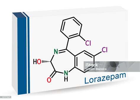 로라제팜 분자 그것은 진정 제와 벤조디아제핀 완화 속성 공황 장애를 치료 하는 데 사용 심한 불안 발작 골격 화학 포뮬러 의약품용 용지 포장 감마 아미노 낙산에 대한 스톡