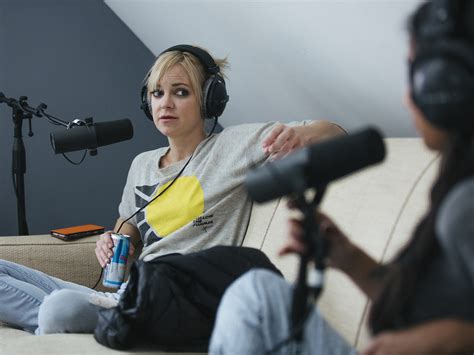 Anna Faris — Armchair Expert