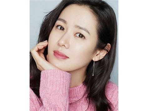 In Photos The Stunning Looks Of K Drama Actress Son Ye Jin Gma Entertainment