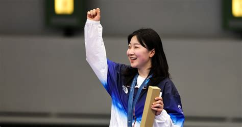 16세 반효진 모든 ‘최연소 논란을 종식시켰다···역대 하계올림픽 최연소 금메달리스트 탄생[파리올림픽]