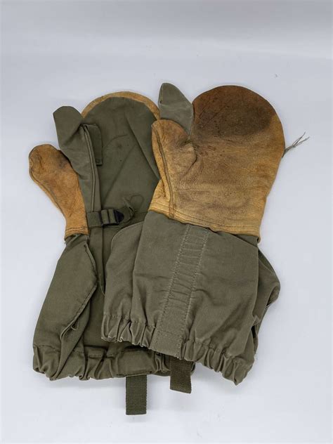 Original American Army Korean War M 1951 Mitten Shells Trigger Finger