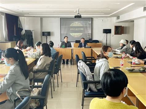 全国市长研修学院（住房城乡建设部干部学院）党委举办以“忠诚党的干部教育事业，不断开拓市长和系统领导干部培训新局面”为主题学院论坛 党建动态