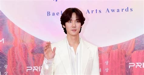 포토 유연석 순백의 슈트 입고 멋지게~ 백상예술대상