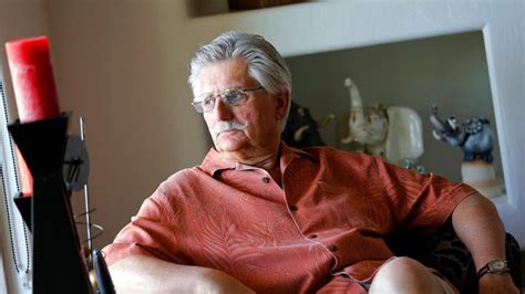 Ron Goldmans Dad Issues Statement Following O J Simpson Death