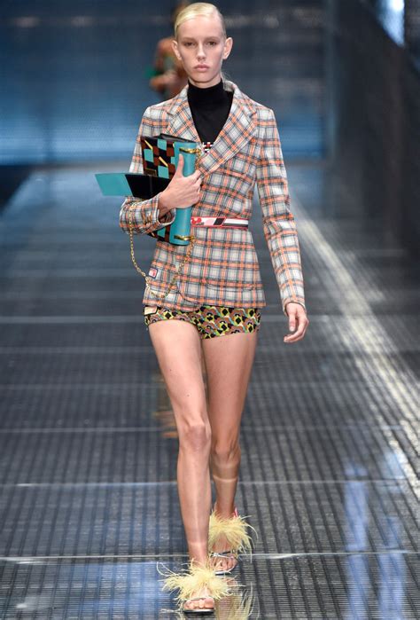 Женская одежда и сумки Prada 2017 – фото и модные тенденции