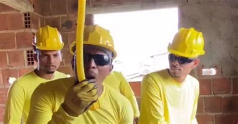 Pedreiros cantam Sweet Dreams em obra e bombam na web até a autora da música repostou