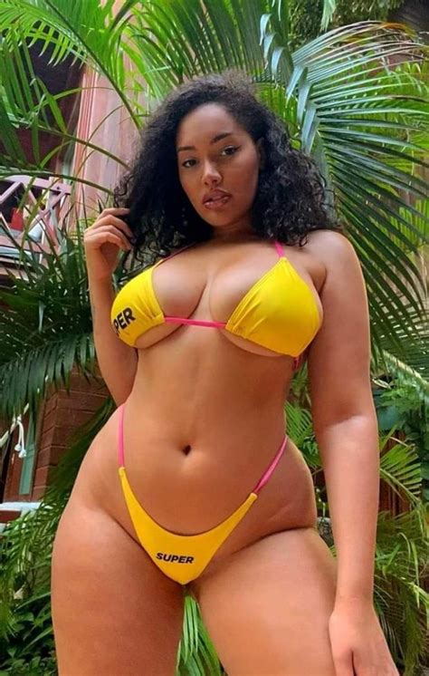 Paris Hk In A Yellow Bikini Cufo510
