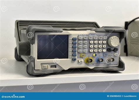 An Electronic Oscilloscope In The Laboratory A Device For Measuring Voltage Stock Image Image
