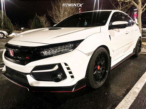 2020 Honda Civic Type R With 18x95 Esr Ap8 And Continental 255x40 On
