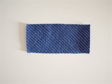 The Collins Top Sew Along How To Make A Button Loop Closure In The Folds Sewing Tilly And