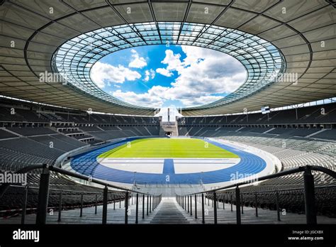 File Olympiastadion Berlin Ostkurve Wikimedia Commons 58 Off